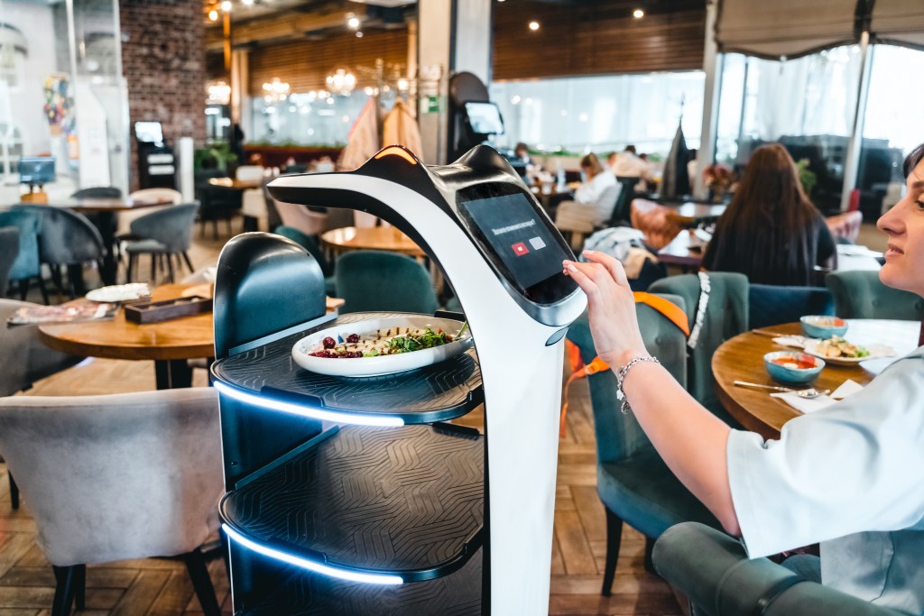 How Restaurant Robotics Is Reshaping Operations and Service - Goliath ...